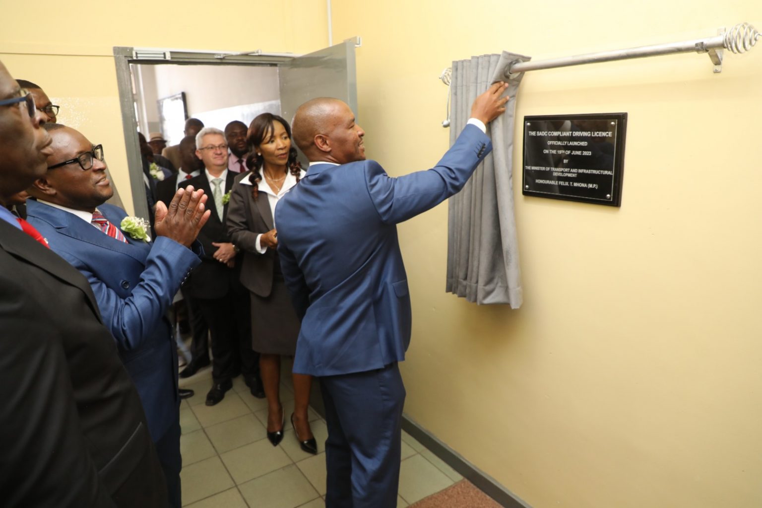 Zim launches SADC compliant driver's licence - New Ziana